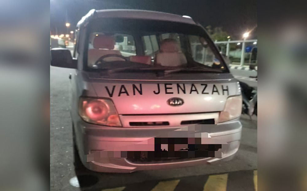 Van jenazah pun kena ‘rembat’ - BTS Media