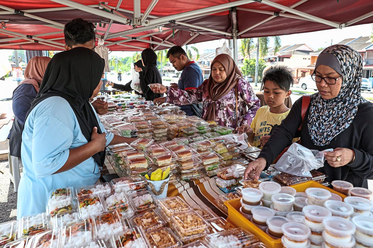 Jual kuih RM1, Nasi Ayam RM3 memang boleh, hanya mahu atau tak mahu ...