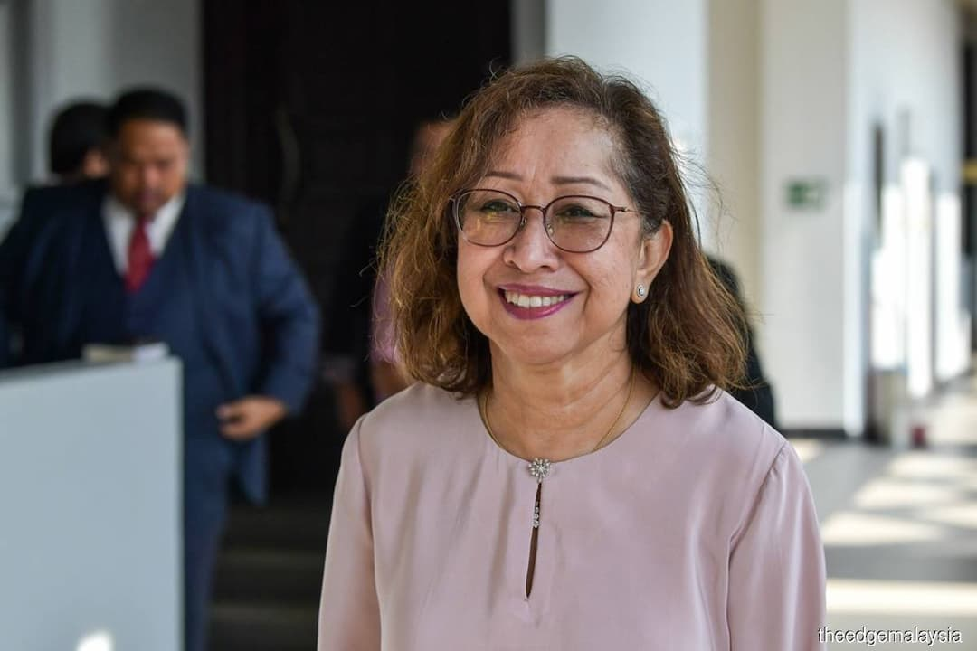 Pasport isteri bekas menteri kewangan Tun Daim Zainuddin dipulangkan ...